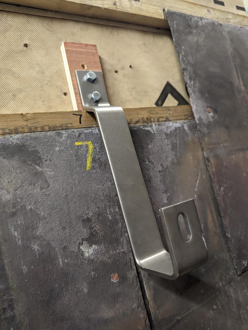PV Plain Tile | Roof rail - fixing bracket with screws